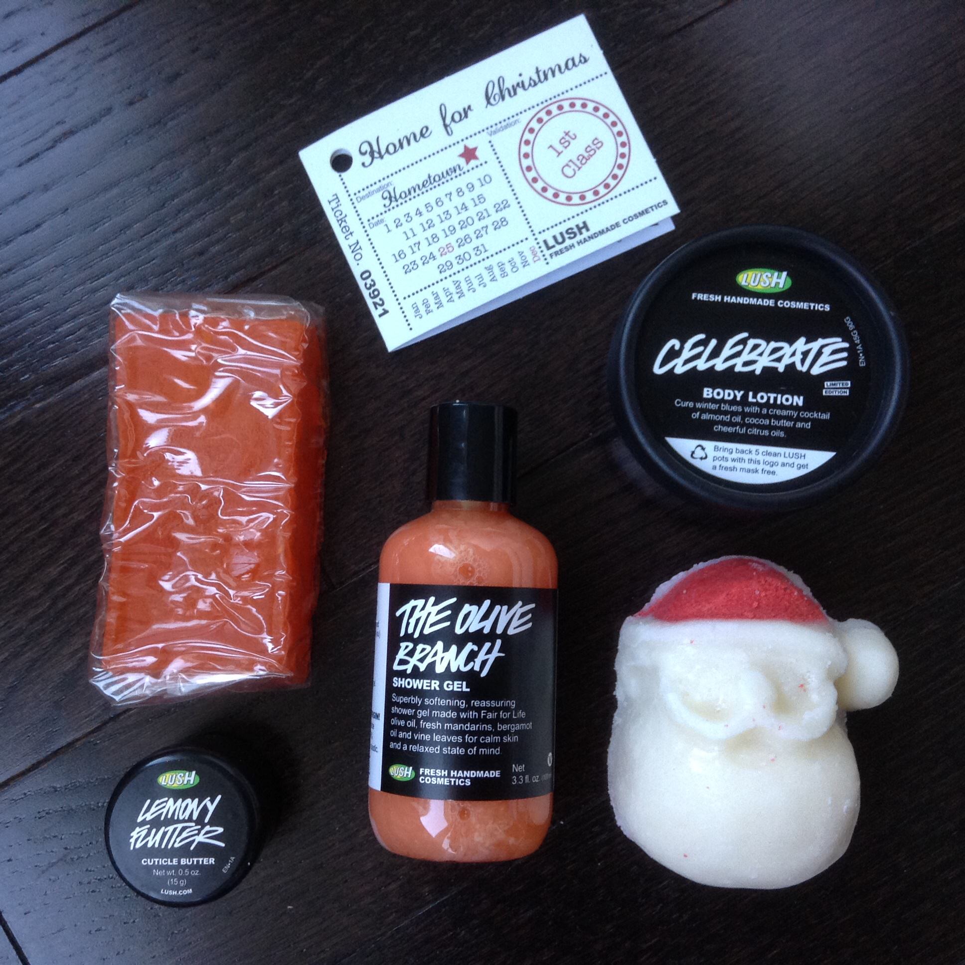 LUSH Cosmetics Christmas Gift - Home for Christmas | Girl Meets Box